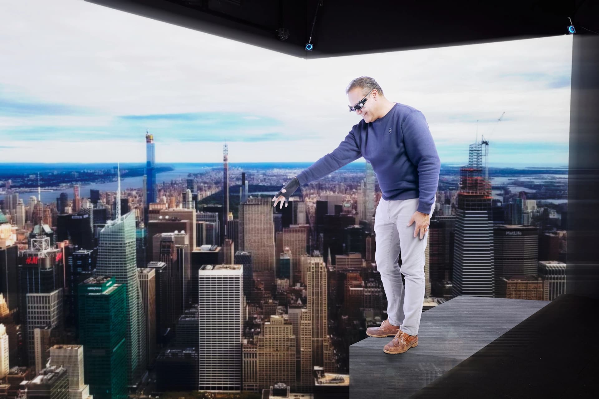 Tekle Holographics | Bridging Reality